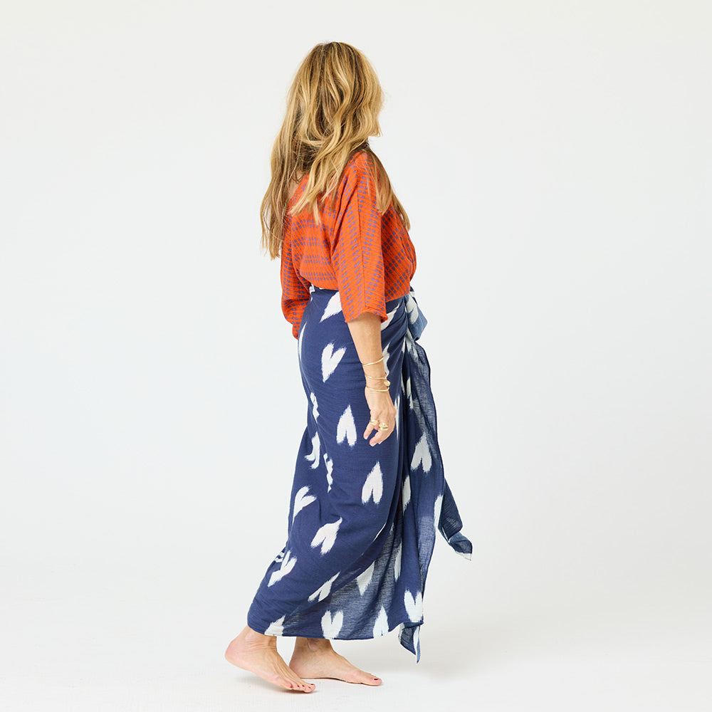 Roper Ikat Heart Cotton Crepe Indigo Blue Sarong – KERRI ROSENTHAL